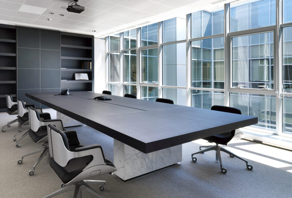 Enhancing Collaboration and Focus with the Right Office Layout
